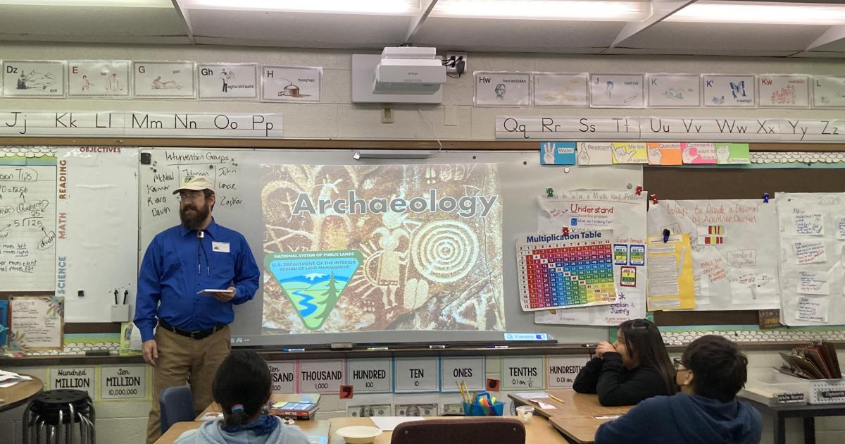 Farmington archaeologist engages with local elementary school students ...